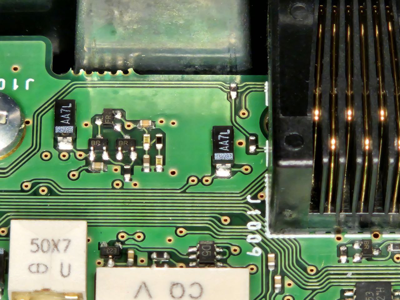 Yaesu FTM-500 Un Vistazo Por Dentro – Xreflector World Wide Servers